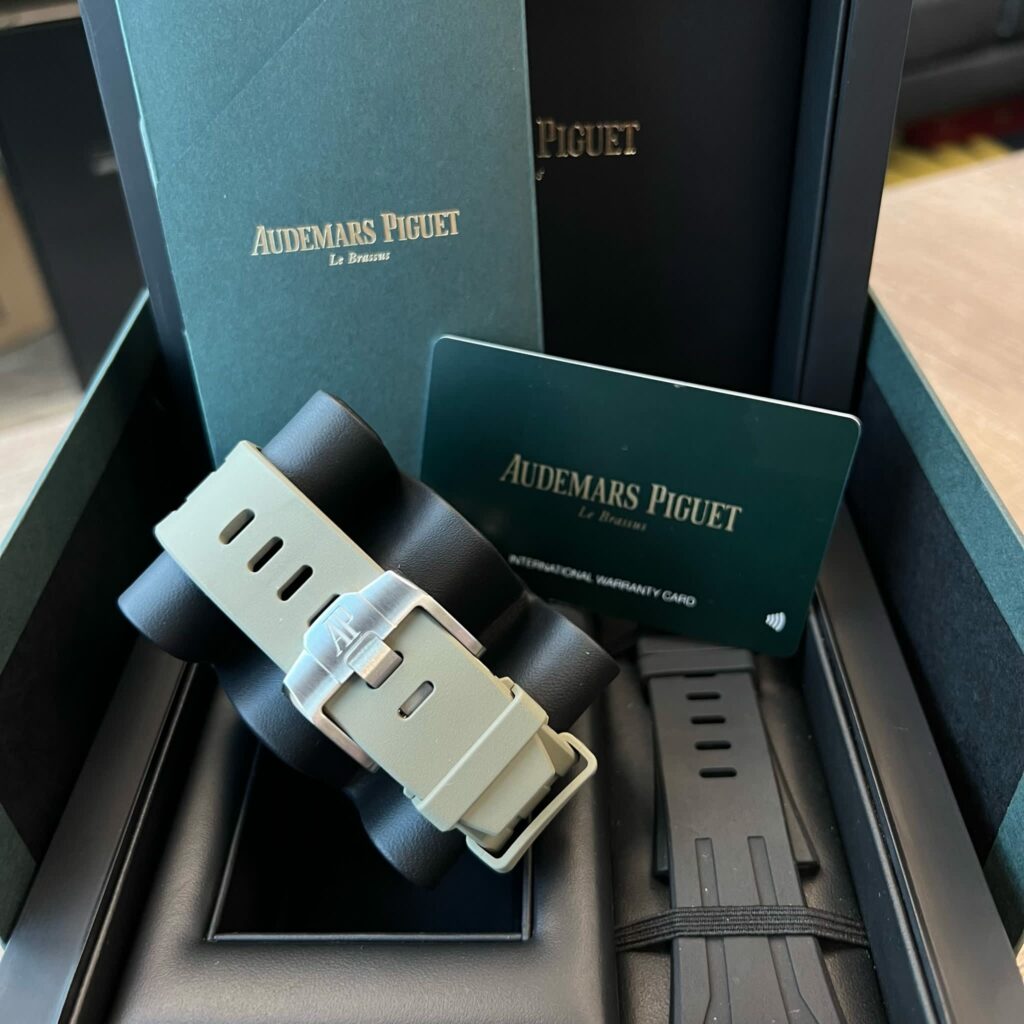 AP Royal Oak Offshore 43mm - The Wrist Watcher