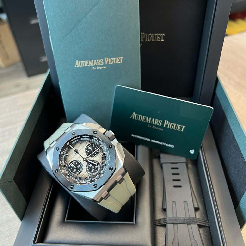 AP Royal Oak Offshore 43mm - The Wrist Watcher